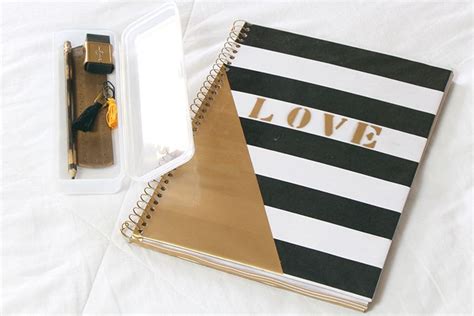 Material escolar tumblr Volta às aulas glam rock dourado preto e