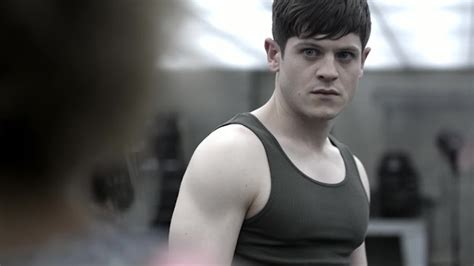 AusCAPS Iwan Rheon Shirtless In Misfits 2 04 Episode 2 4