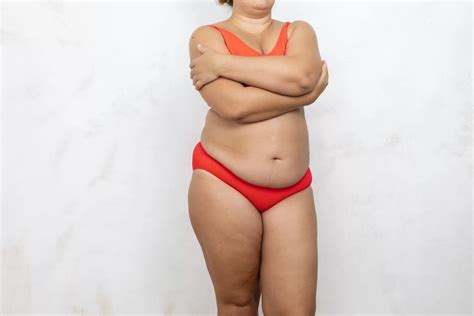 Redução Mamária Impacto Positivo na Postura e Dor