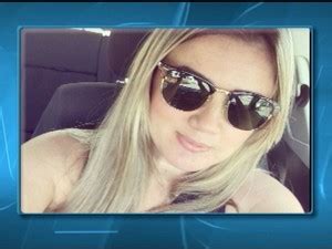 G1 Corpo de estudante morta a facadas é enterrado em Porteirinha
