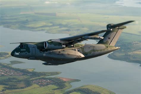 Embraer promove portfólio de Defesa e Segurança no Asian Defense
