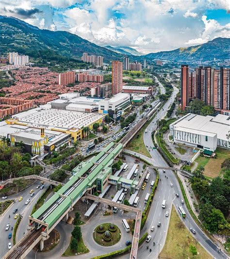 Estaci N Metro Niquia Easy Living