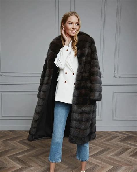 Pin By Boite Alettres On Fourrure 135 Coat Fashion Fur