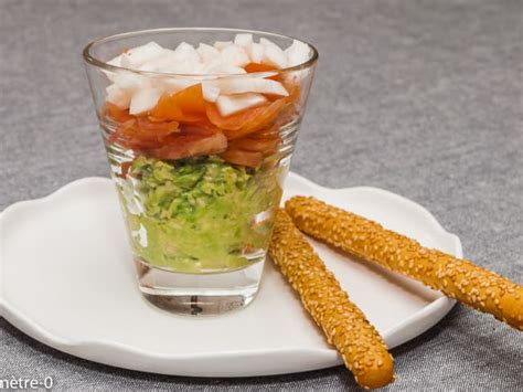 Verrine d avocat à la truite fumée et au radis noir recette Verrine d