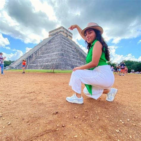 Desde Mérida Excursión a Chichén Itzá Cenote Ik Kil e Izamal
