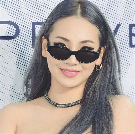Pin de 𝕮𝖔𝖓𝖘𝖙𝖆𝖓𝖟𝖆 em idols