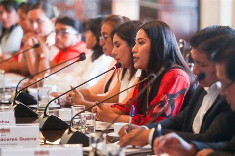 Presidenta Dina Boluarte sostiene reunión con alcaldes provinciales y