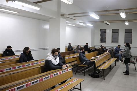 Con Algunos Cursos Presenciales La Facultad Inici El Segundo Ciclo