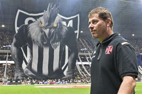 Paiva analisa derrota do Vasco e aposta na força da mística