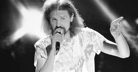 Gienek Loska nie żyje Po wygraniu X Factor wrócił na ulicę Jak