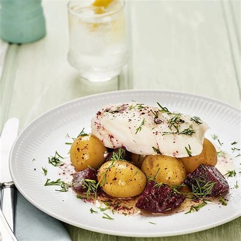 Torskrygg Med R Dbetor Brynt Sm R Och Dill Recept Ica Se