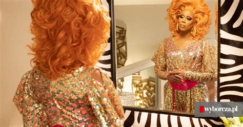 Brawurowo gwiazdorsko na dwieście procent Co tak naprawdę robią drag