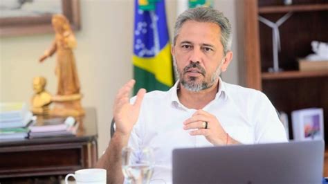 Elmano anuncia reajuste de 14 95 para profissionais do magistério