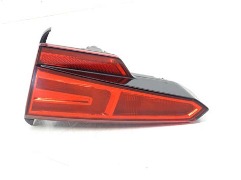 Lampa Prawa Prawy Ty Tylna W Klape Audi A B Sedan W A