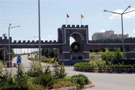 Dicle Niversitesi Pervinkaplan