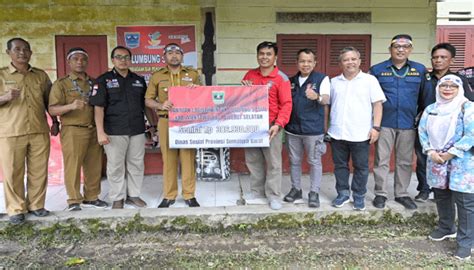 Wagub Salurkan Bantuan Logistik Dari Pemprov Sumbar Untuk Lumbung