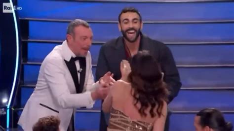 Marco Mengoni Bacia Giovanna La Reazione Di Amadeus