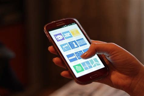 Smart Phone Hand Pain How To Prevent It Hand And Wrist Institute