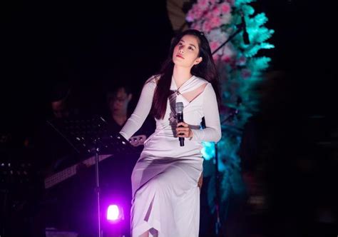 Nam Em đăng đàn nói mẹ nuôi giữa lùm xùm xin tiền còn đổ thừa tại bà
