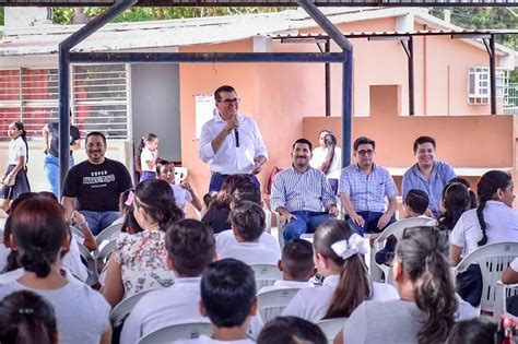 El Alcalde Dgar Gonz Lez Da Banderazo De Inicio A La Instalaci N De