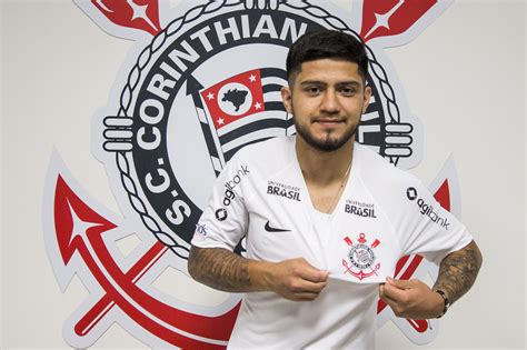 Corinthians oficializa a contratação do atacante Sergio Diaz Gazeta