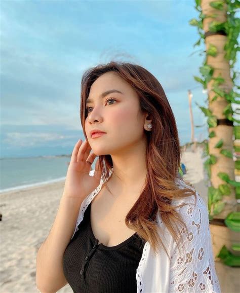 Mahalini Raharja Biodata Profil Fakta Umur Agama Pacar Karier Hot Sex