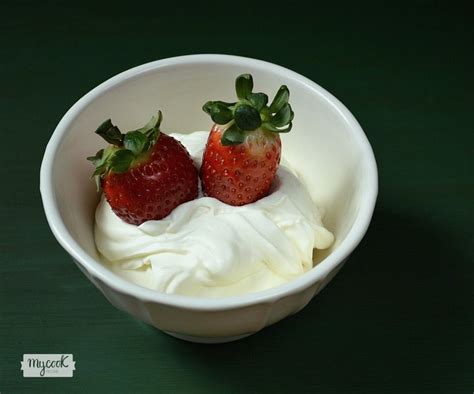 Nata montada o crema chantillí Receta Crema chantilli Nata montada