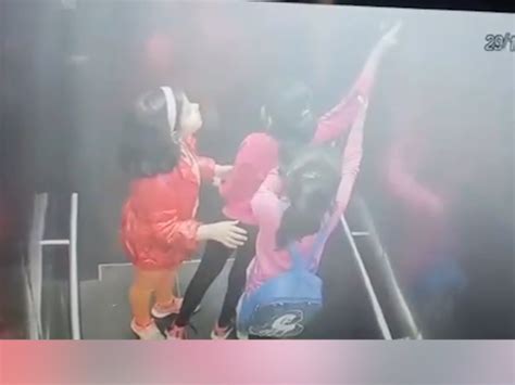 Three Girls Stuck In Society Elevator For Over Half An Hour In Northern India Newslions Media