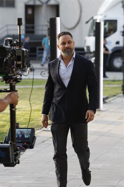 Fotos del debate a tres entre Sánchez Díaz y Abascal en RTVE
