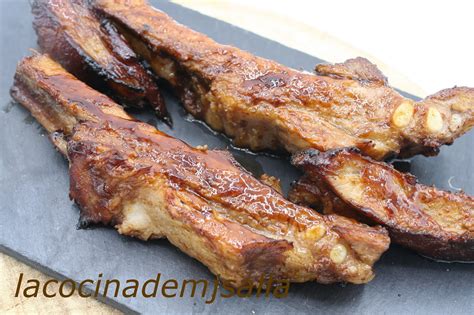 COSTILLAS DE CERDO ASADAS EN EL HORNO CON SALSA BARBACOA
