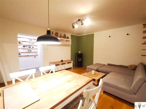 Hochwertig renovierte und sanierte 4 Zimmer Wohnung mit Loggia 86 m²