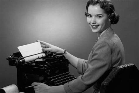 Origen de la máquina de escribir y su evolución en la Historia