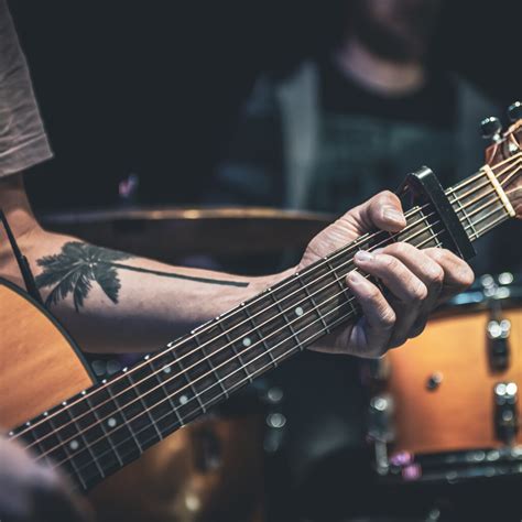 5 Passos para Tocar SOLOS INSCRIVEIS no Violão LEIQS
