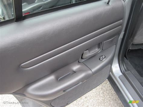 Medium Grey Metallic Ford Crown Victoria Lx Sedan Photo
