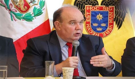 Rafael López Aliaga defiende su gestión ante