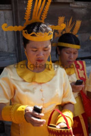 Warga Nias Di Desa Bawomataluo DATATEMPO