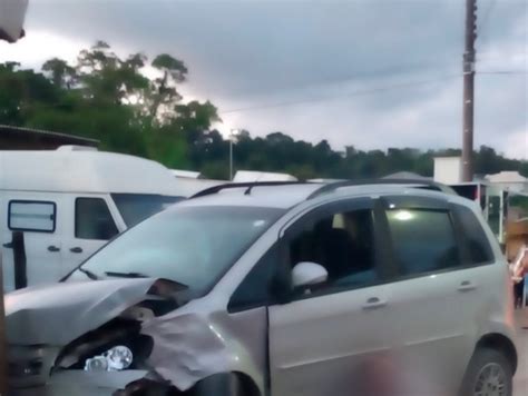 Motorista Sinais De Embriaguez Causa Acidente E Foge Do Local Em