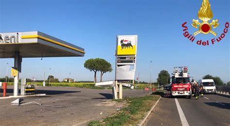 Operaio Travolto E Ucciso Da Un Furgone Stava Falciando L Erba Dramma