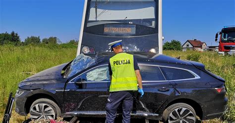 Wypadek na przejeździe kolejowym Nie żyje jedna osoba Wiadomości