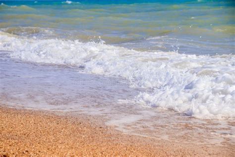 Ondas Do Mar Mar De Crimeia Ondas Altas No Tempo Claro Dia Ensolarado