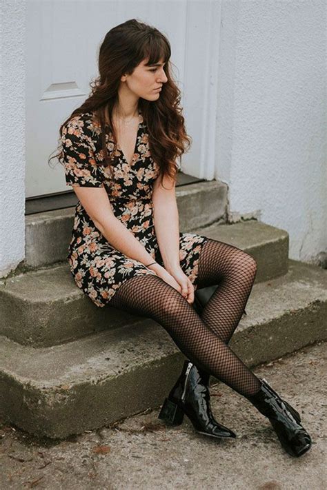 How To Wear Fishnet Tights In Stylish Ways Be Daze Live How To