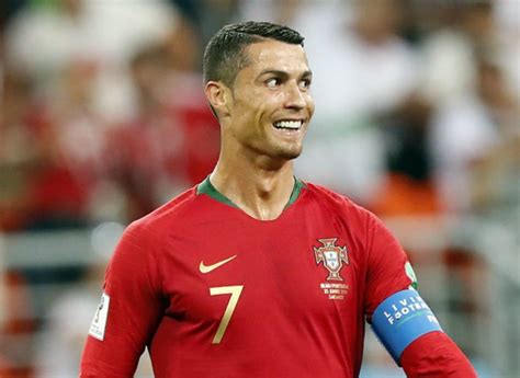 Os 11 Jogadores De Futebol Mais Famosos De Todos Os Tempos EBiografia