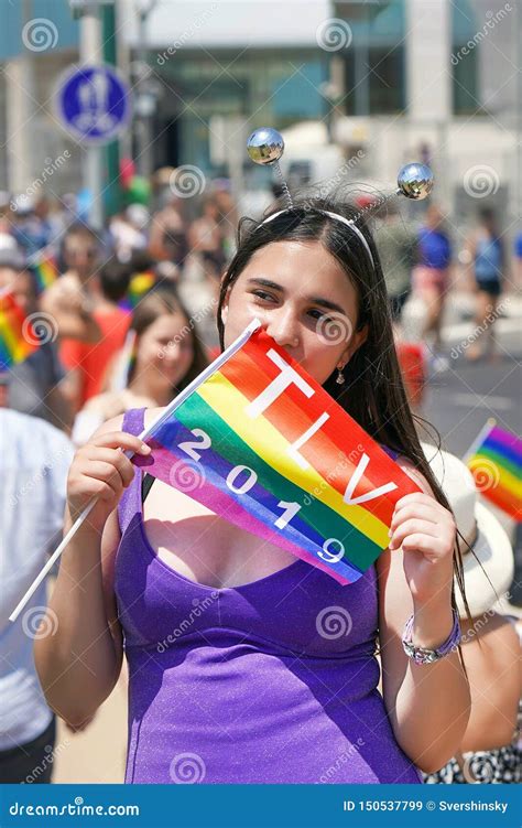 Desfile De Lesbianas Y De Gays Gente Imagen De Archivo Editorial Imagen De Lifestyle Lesbiana