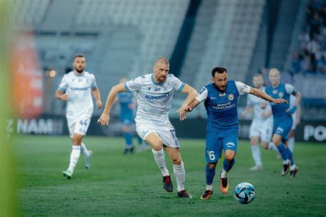 MKS Puszcza Niepołomice Puszcza Niepołomice vs Lech Poznań
