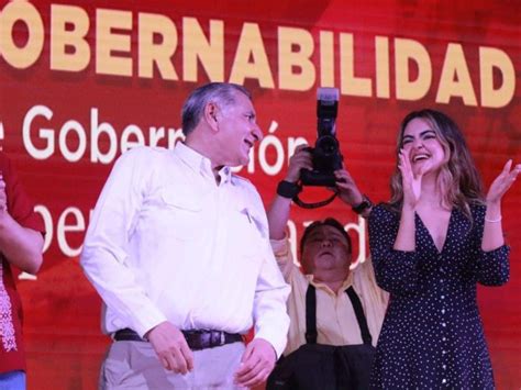 Andrea Chávez pide licencia al CEN para apoyar a candidatura de Adán