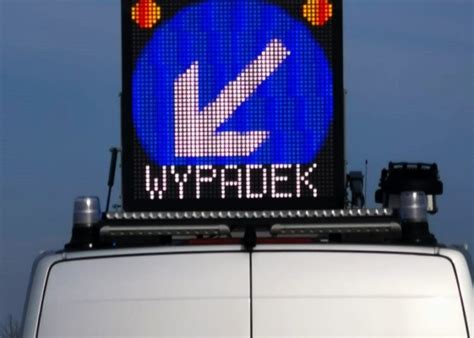 Wypadek Na Drodze Krajowej W Nowym S Czu Dwie Osoby W Szpitalu