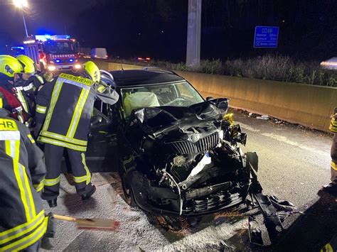 FW OB Schwerer Verkehrsunfall Mit 3 Beteiligten PKW Presseportal