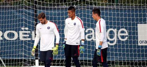 PSG Une Porte De Sortie S Ouvre Pour Kevin Trapp Unalive