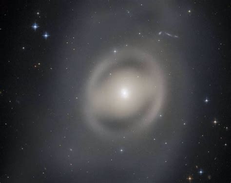 Hubble Capta Una Galaxia En Una Neblina Fantasmal Diario El Mundo