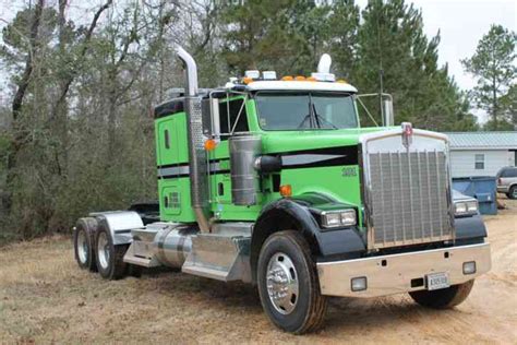 Kenworth W900B 2013 Sleeper Semi Trucks